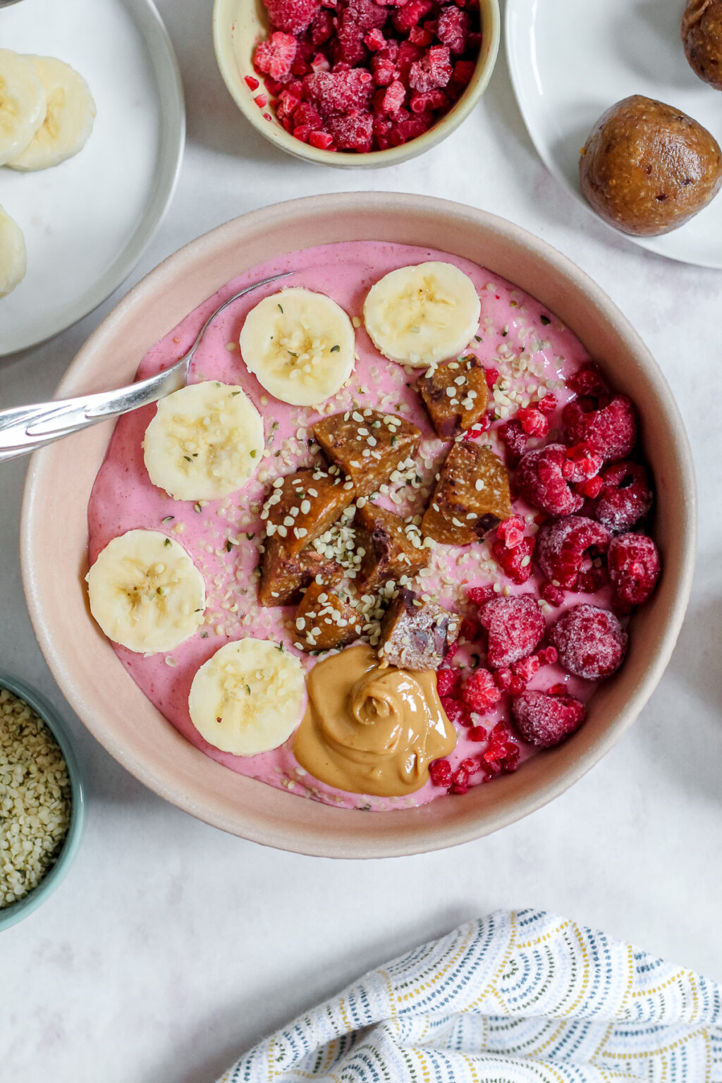 17 Easy & Healthy Smoothie Bowl Recipes You Can Make in Minutes | The ...